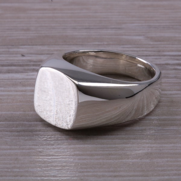 Signet Ring - Etsy