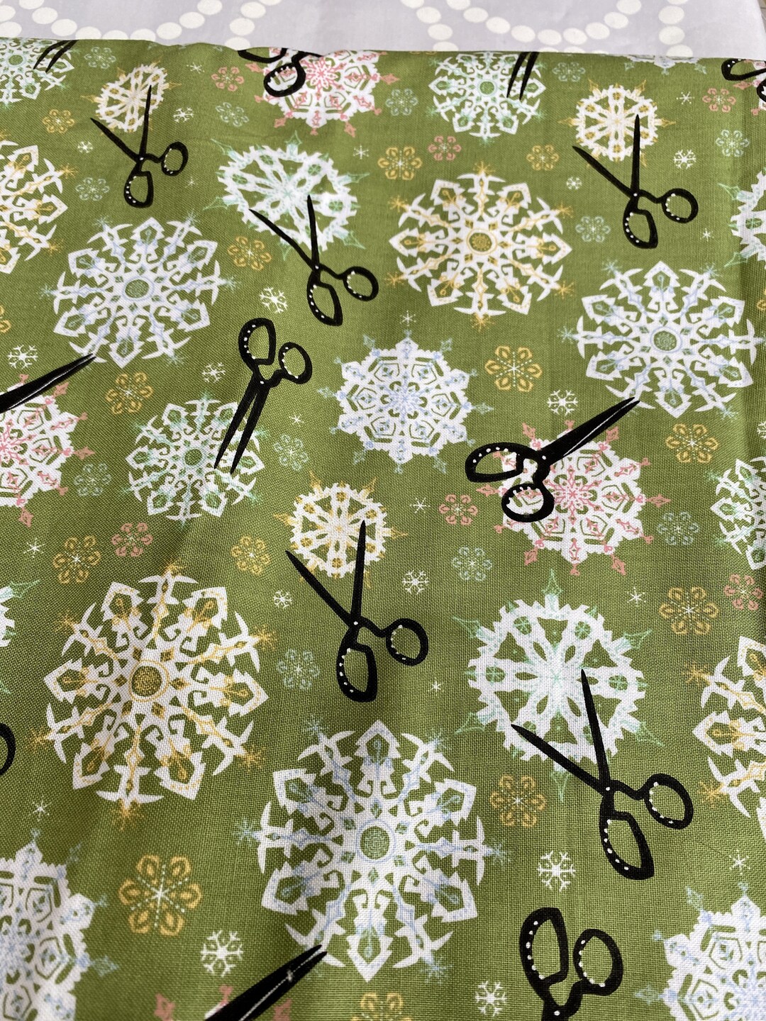 Scissors and Snowflakes Fabric by Sheri Berry OOP - Etsy Österreich