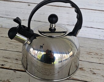 Shiny Silver Petite Tea Kettle Cover Over Spout 1.5 Liter Kettle Black ...