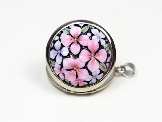 Mid-Century Toshikane Arita Porcelain Flowers Locket … - Gem