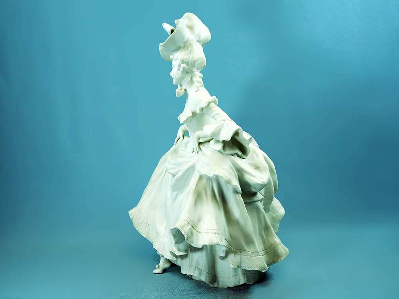 19 Century Bisque Porcelain Figurine Lady Bowing - Etsy