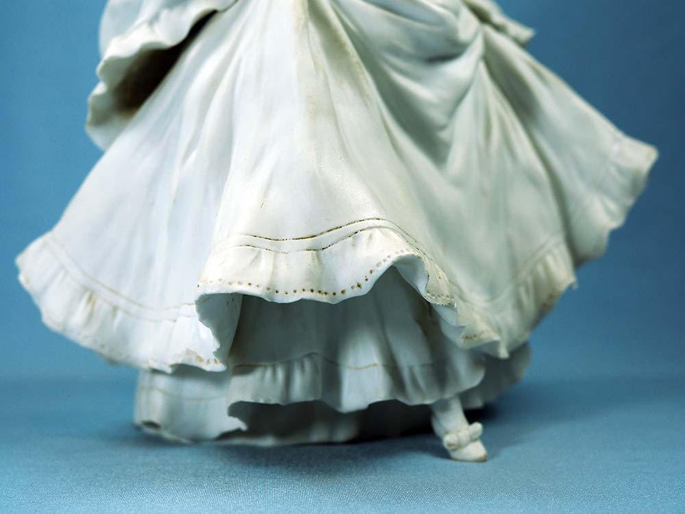 19 Century Bisque Porcelain Figurine Lady Bowing - Etsy