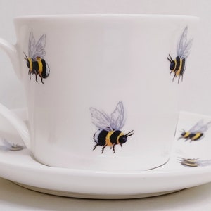 Bees 2 Tea Cups and 2 Saucers Bumblebee Fine Bone China 250 Ml Sterling ...