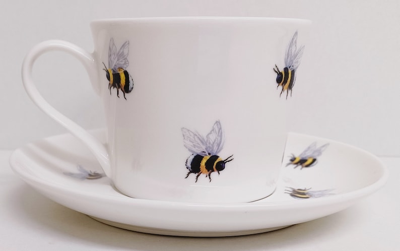 Bees 2 Tea Cups and 2 Saucers Bumblebee Fine Bone China 250 Ml Sterling ...