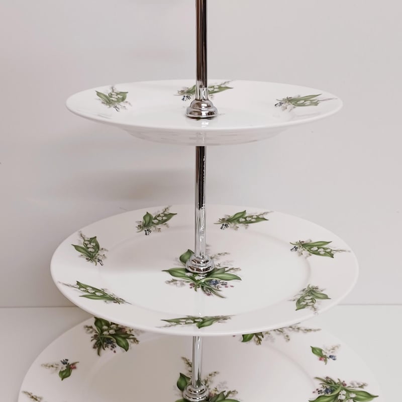 China Cake Stand - Etsy