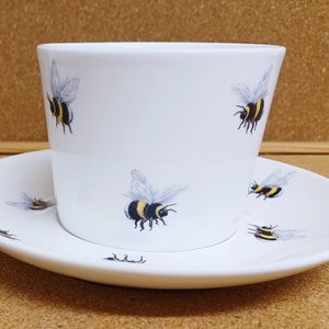 Bees 2 Tea Cups and 2 Saucers Bumblebee Fine Bone China 250 Ml Sterling ...