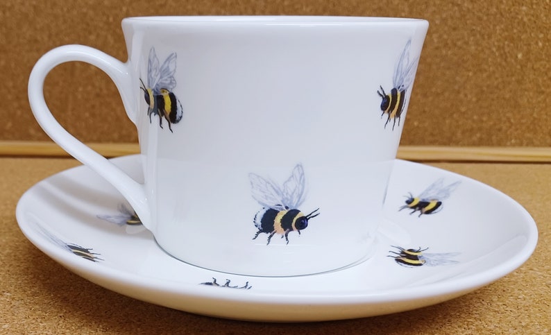 Bees 2 Tea Cups and 2 Saucers Bumblebee Fine Bone China 250 Ml Sterling ...