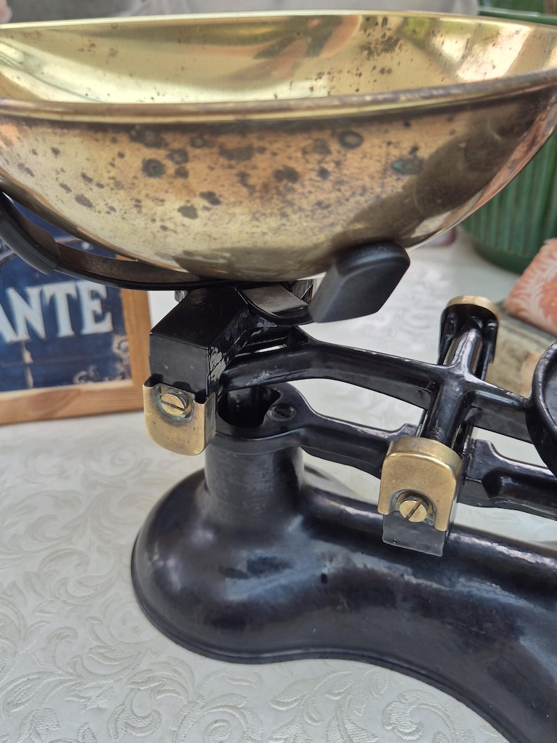 Vintage Black & Brass Kitchen Weighing Scales | Frederick Hill ...