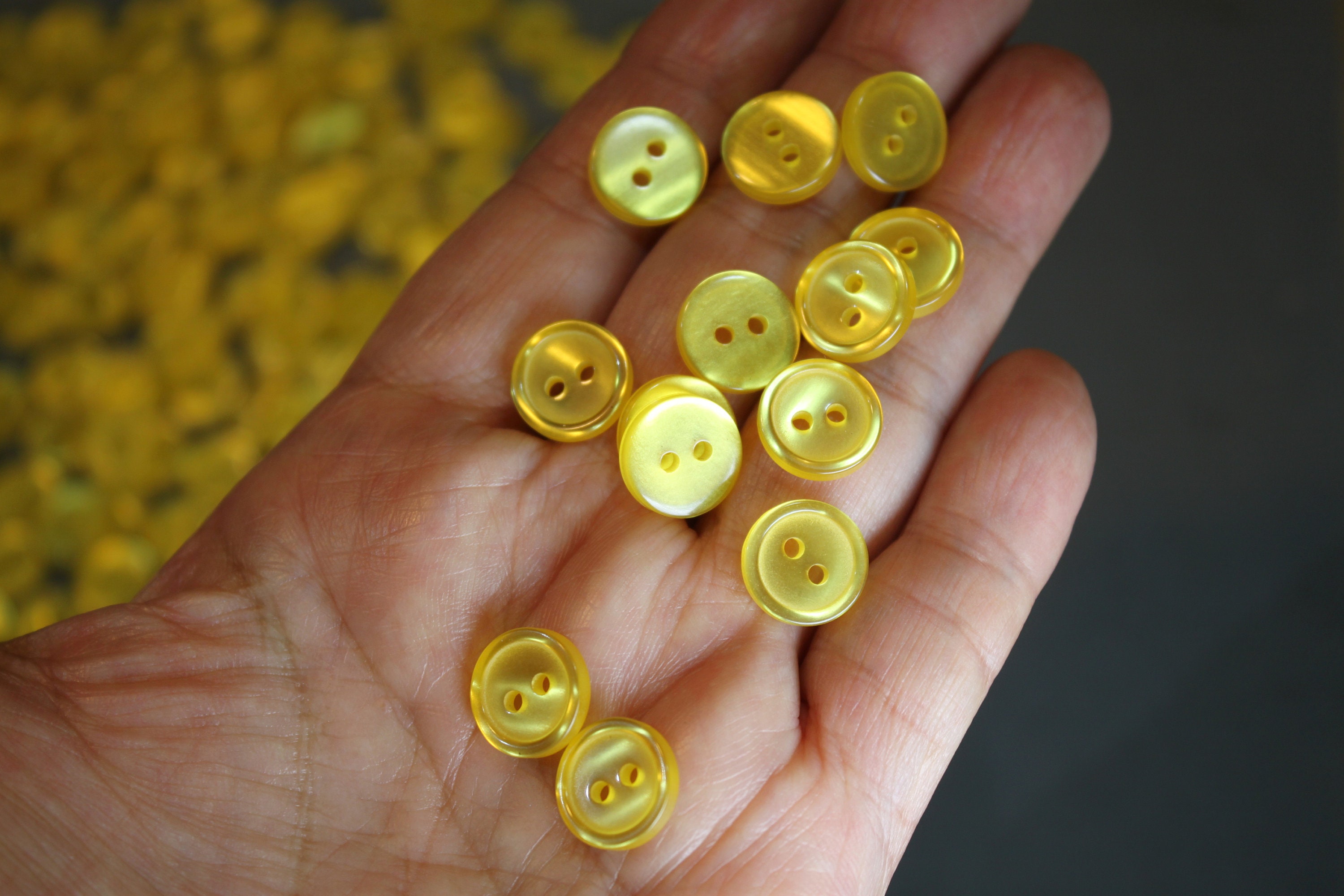 Sólo 1 lote 160 piezas VINTAGE botones pequeño lindo shell - Etsy España