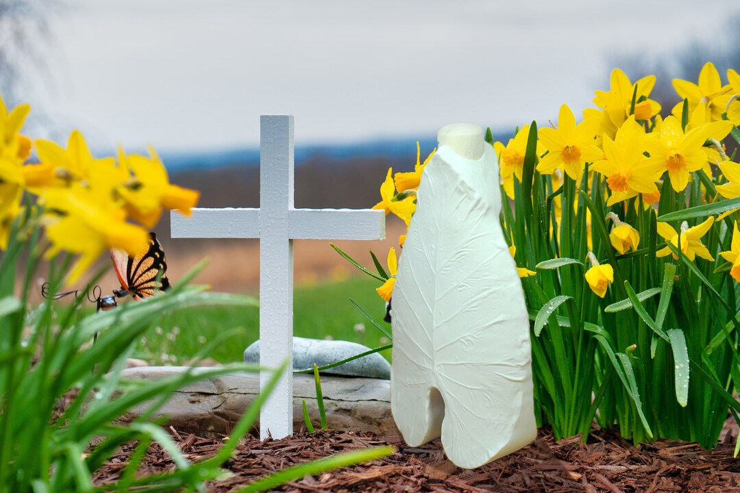 Urn With Wooden Stopper, Decorative Porcelain Urn, White Cremation Urn ...