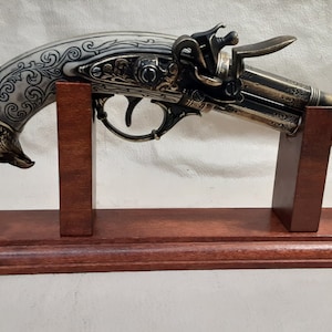 Wooden Display Stand for the Flintlocks - Etsy
