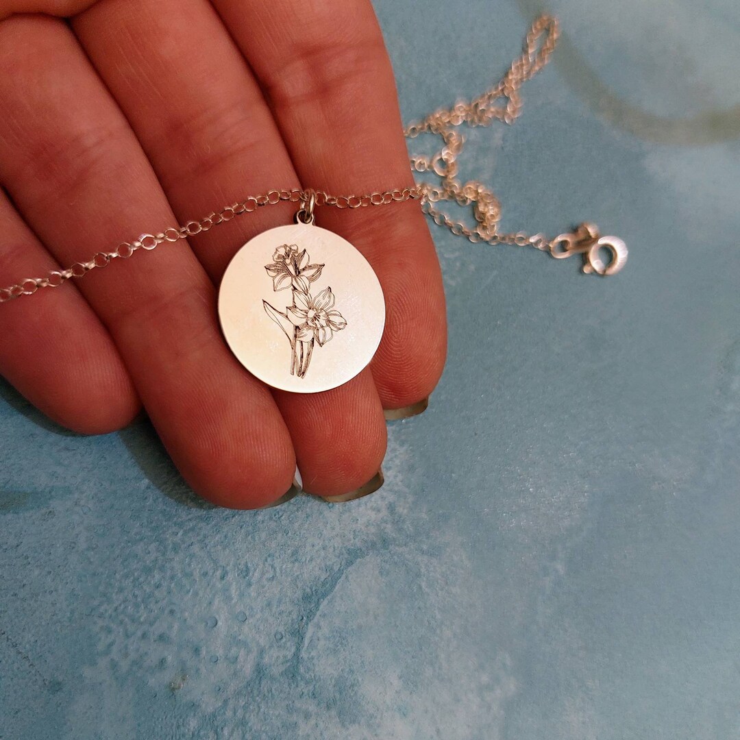 Narcissus Necklace December Birth Flower Engraved Pendant Signet Flower ...