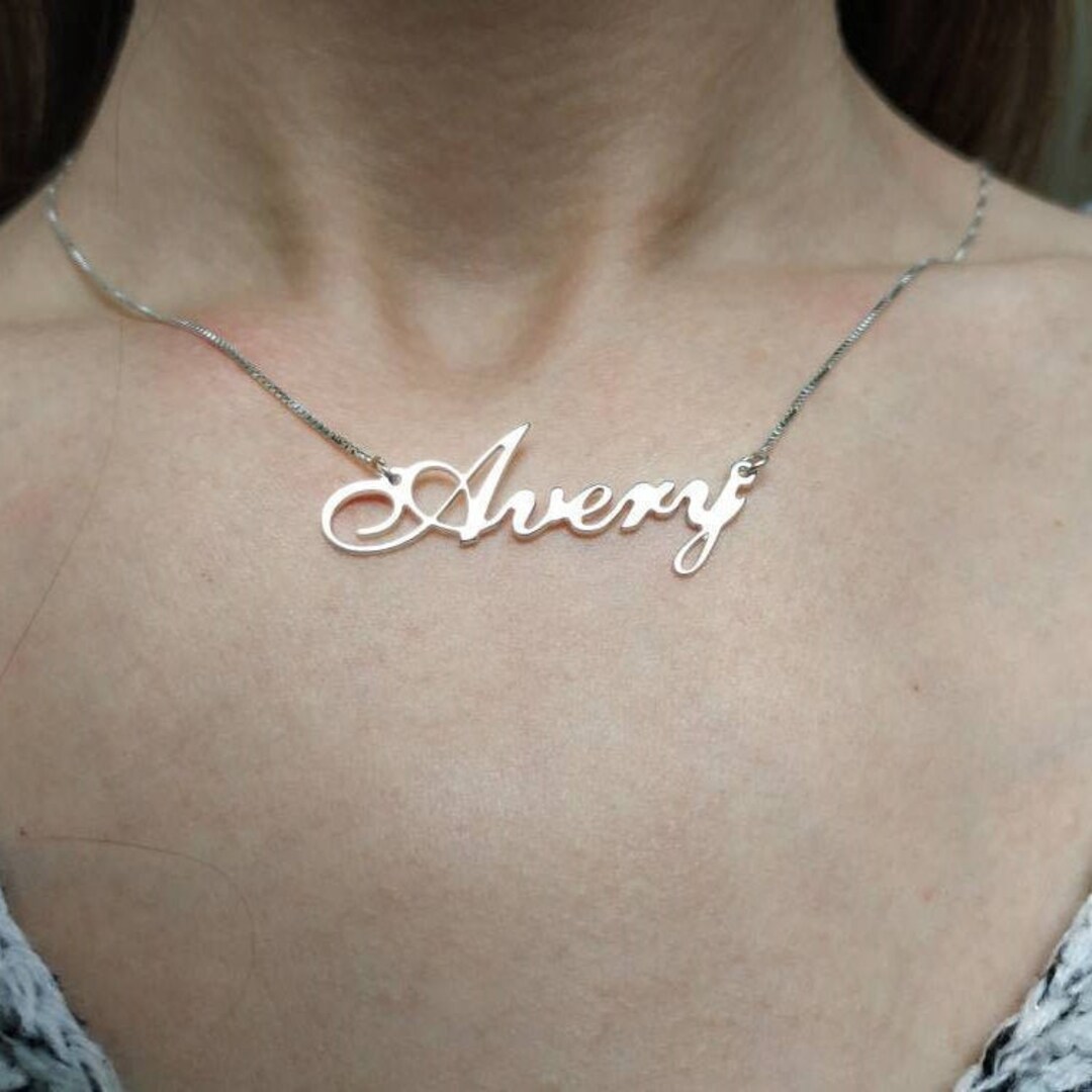 Collier personnalisé My Name Chaîne de plaque signalétique cursive en ...