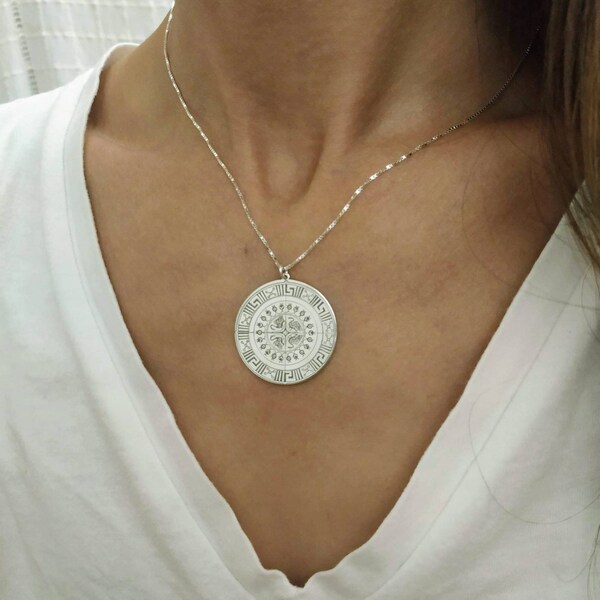 Round Pendant - Etsy