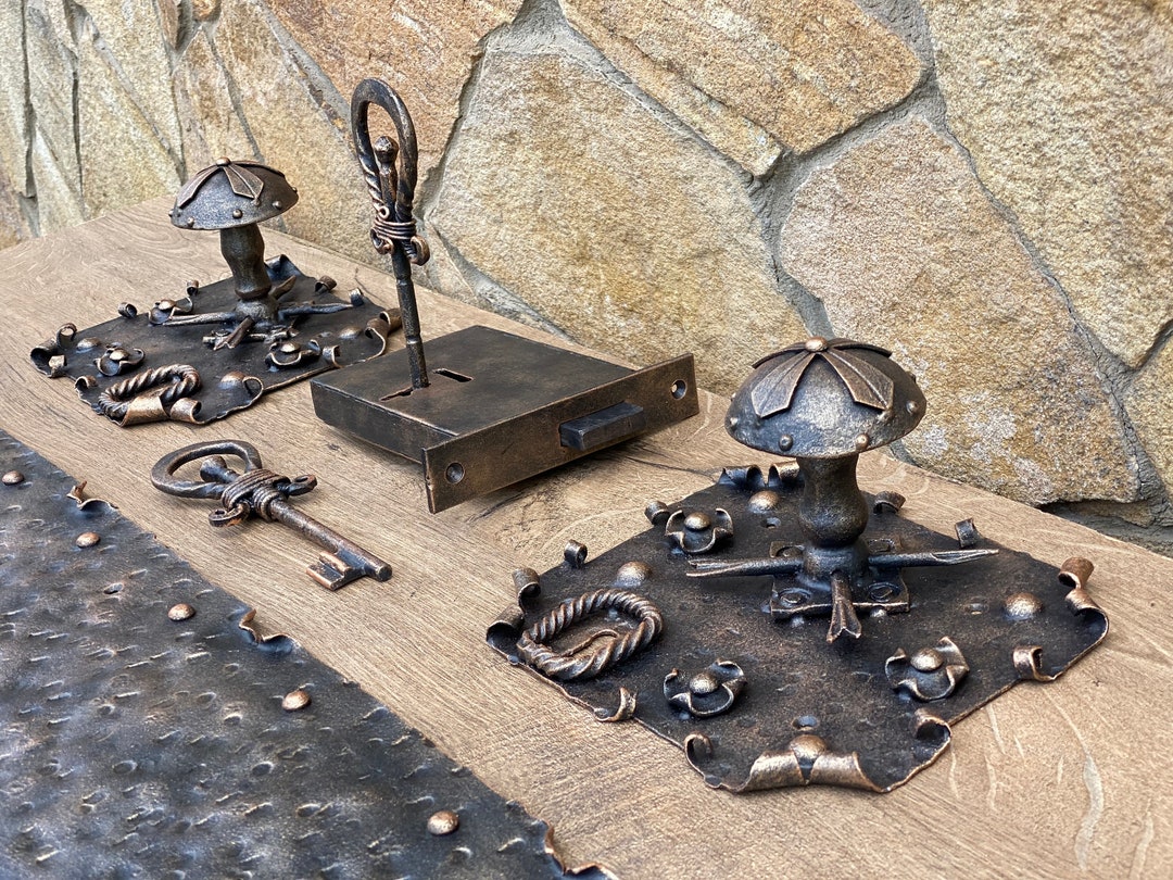 Medieval Decor, Door Hardware, Antique Door, Door Handle, Door Knocker ...