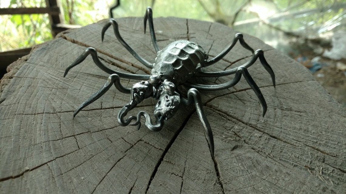 Spider metal spider hand forged spider spider figurine | Etsy