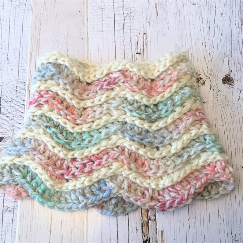 Easy Crochet Ripple Hat and Cowl Pattern Wavy Crochet Hat - Etsy