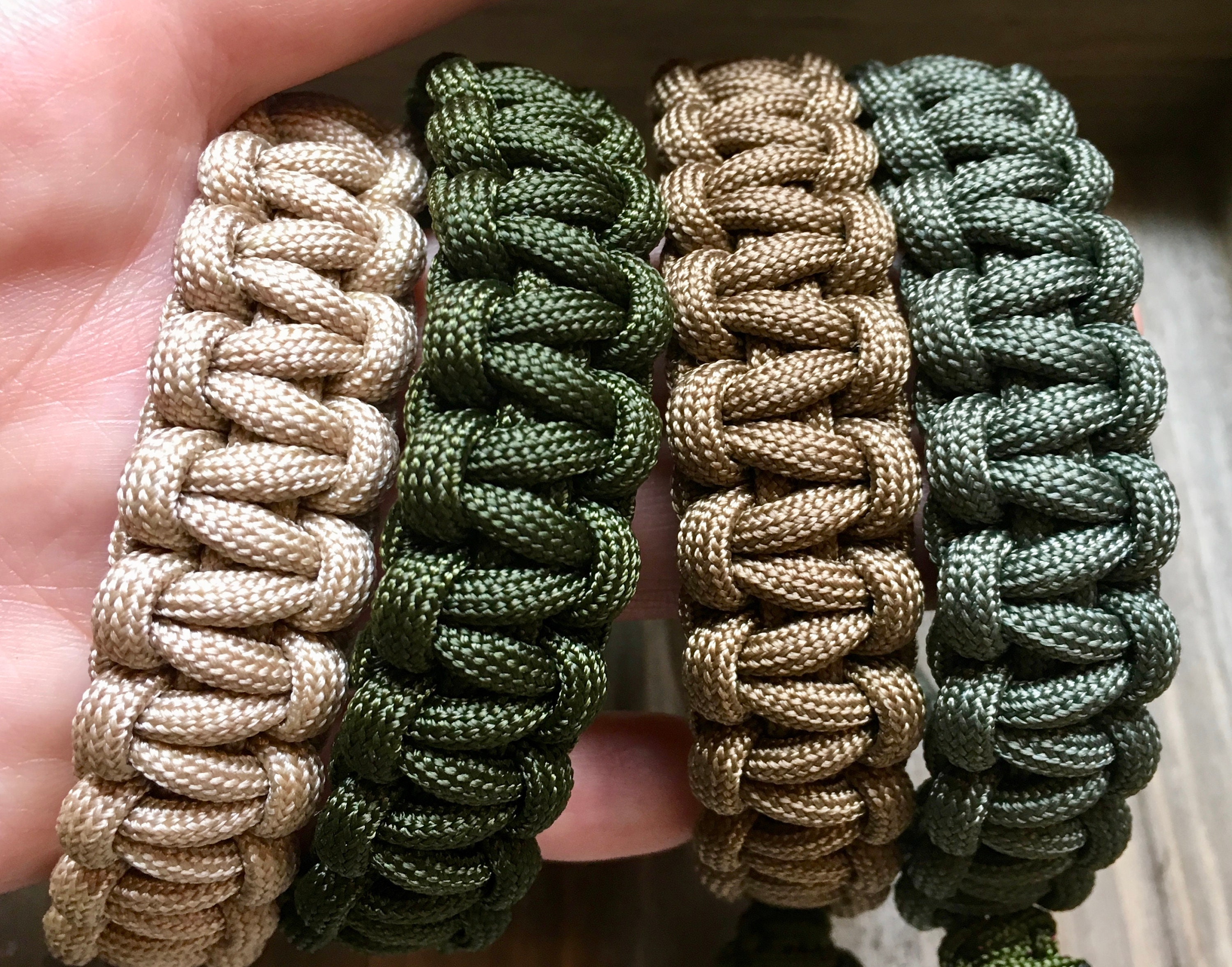Buy Survival Bracelet, MIL-C-5040 Type III 550 Lb Strength Parachute ...
