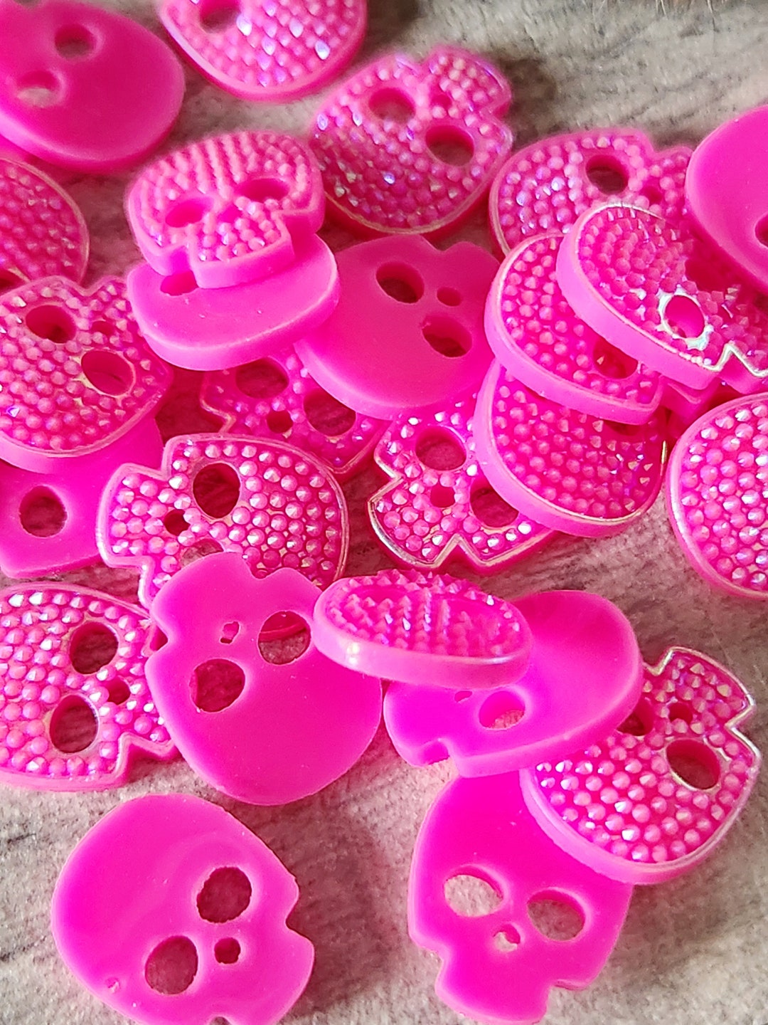40 Neon Pink Skull Buttons: Resin Beads, Jewelry Making, Slime Fillers ...