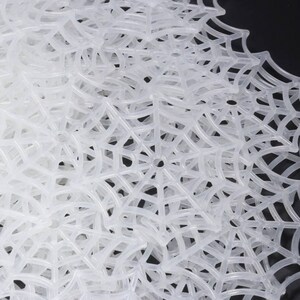 10 Plastic Spider Webs, Glow in the Dark Plastic Spiderweb Pendants ...