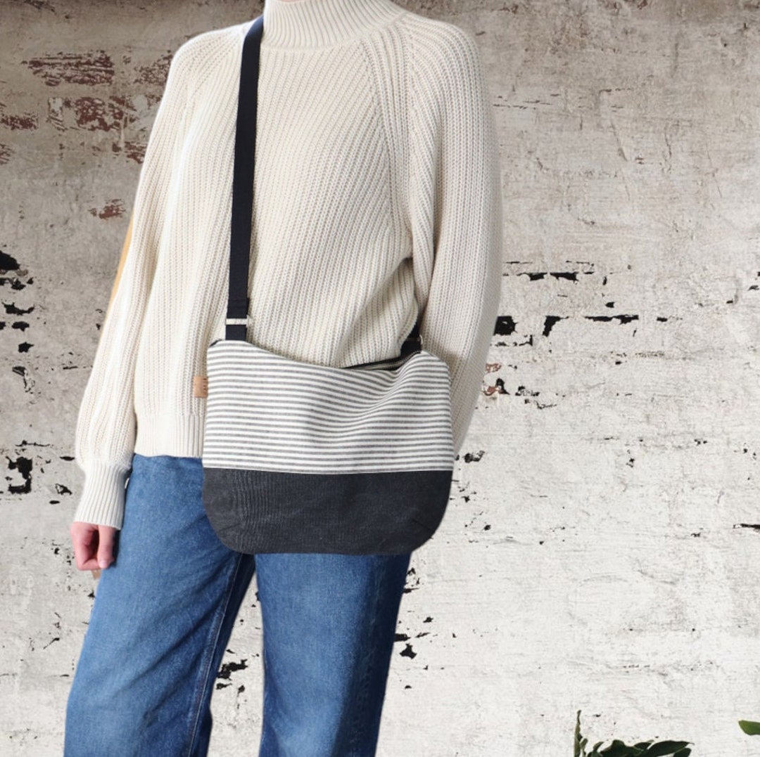 Striped Rounded Cross Body Bag for Women. Canvas Purse for Women, Moms ...