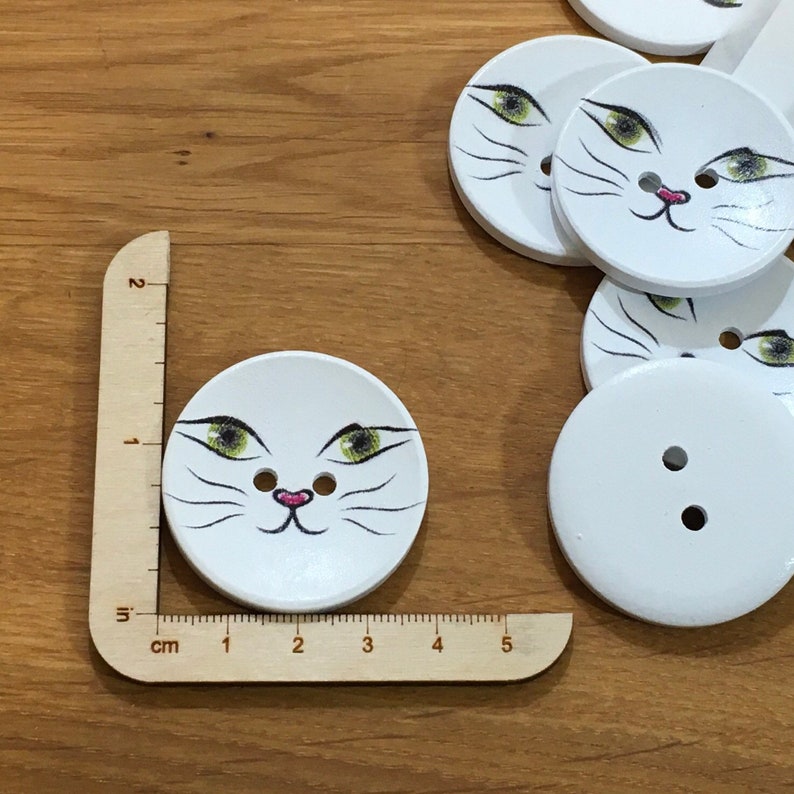 White Cat Large Buttons With Green Eyes: Packs of 2 Buttons - Etsy