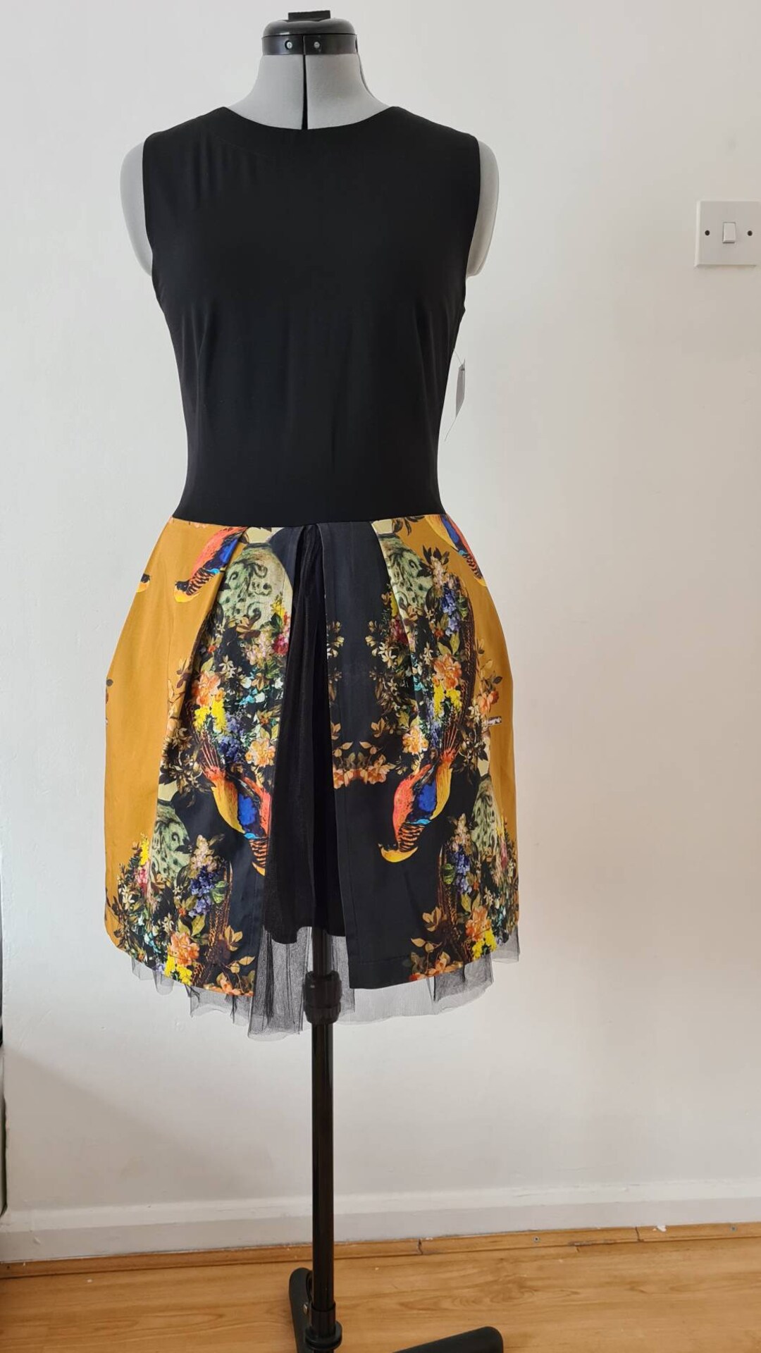 Exclusive Limited-edition Dress, Elegance and Chic Outfits, Party ...
