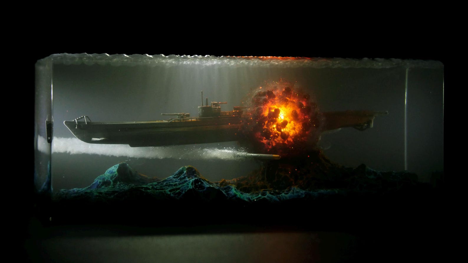 WWII U-boat Diorama,resin Submarine Explosion, Resin Lamp, Military ...