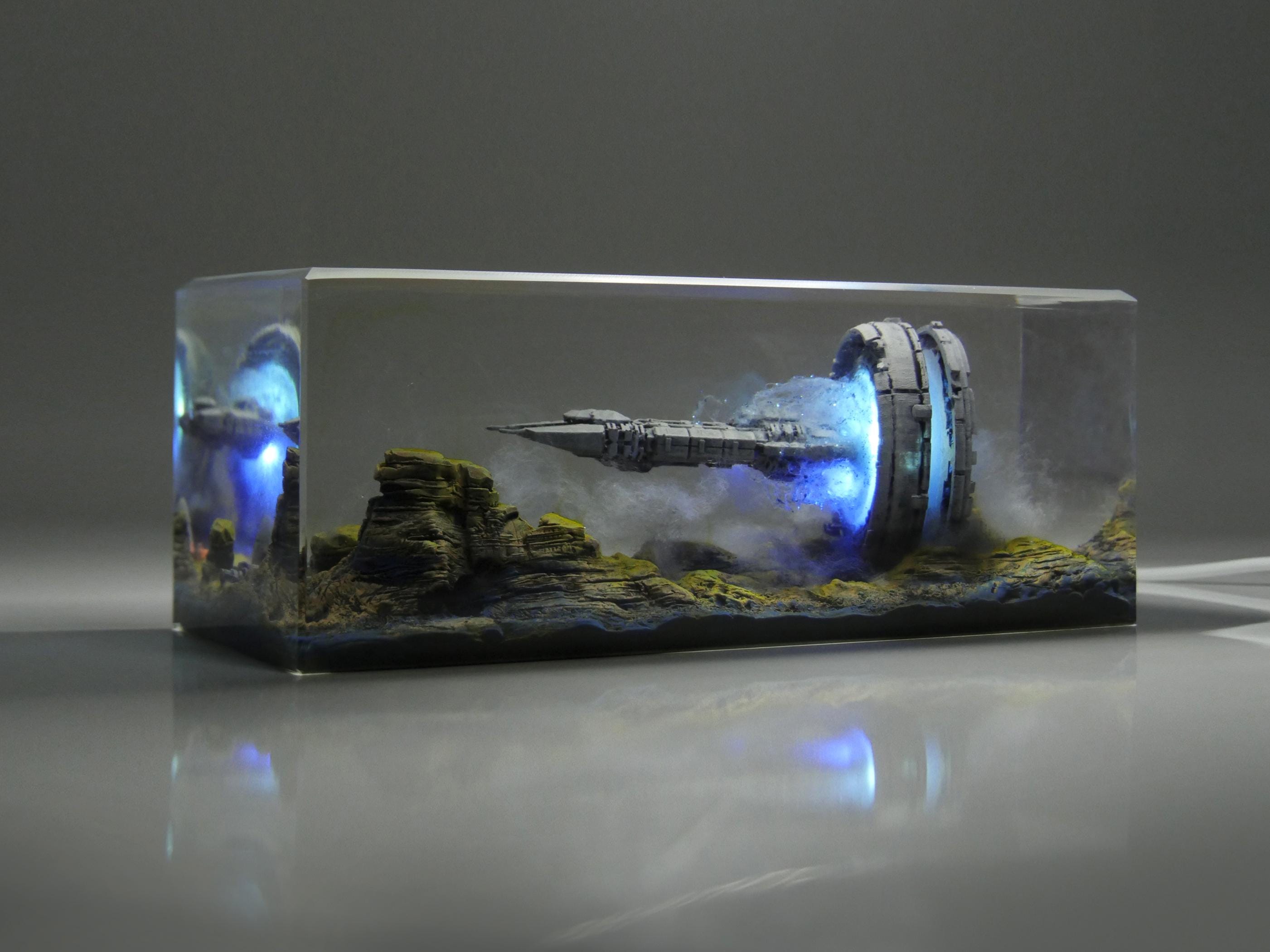 Sci-fi Spaceship Diorama Resin Lamp, Star Gate, Jumpgate, Resin ...
