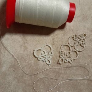 White Tatting Polyester Thread Size 20, Frivolite Therad, Yarn Shuttle ...
