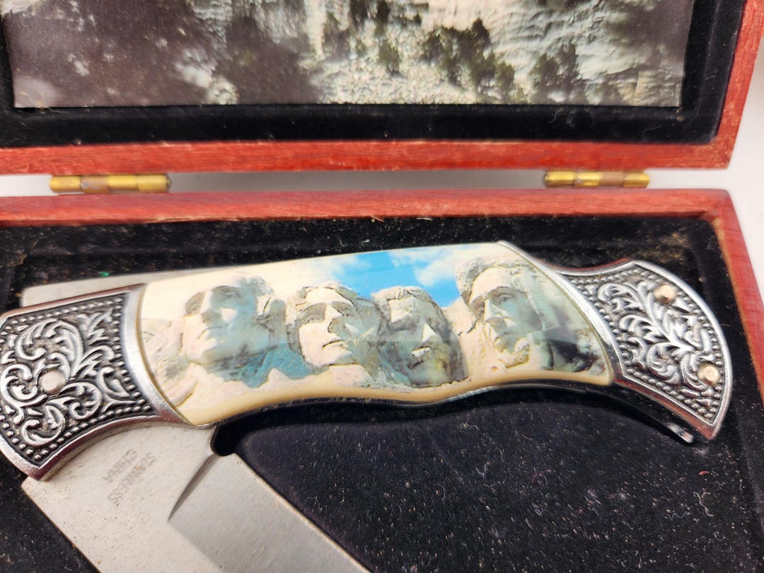 Vintage Collector Folding Pocket Knife Featuring Mt. Rushmore in South ...