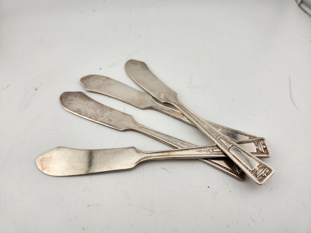 Vintage Set of 4 R Wallace Silver Plate Butter Knives - Some Scratches ...