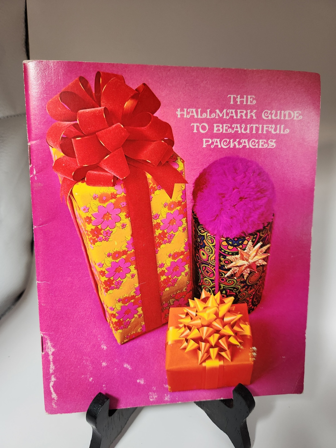 Vintage Booklet / Magazine the Hallmark Guide to Beautiful Packages ...