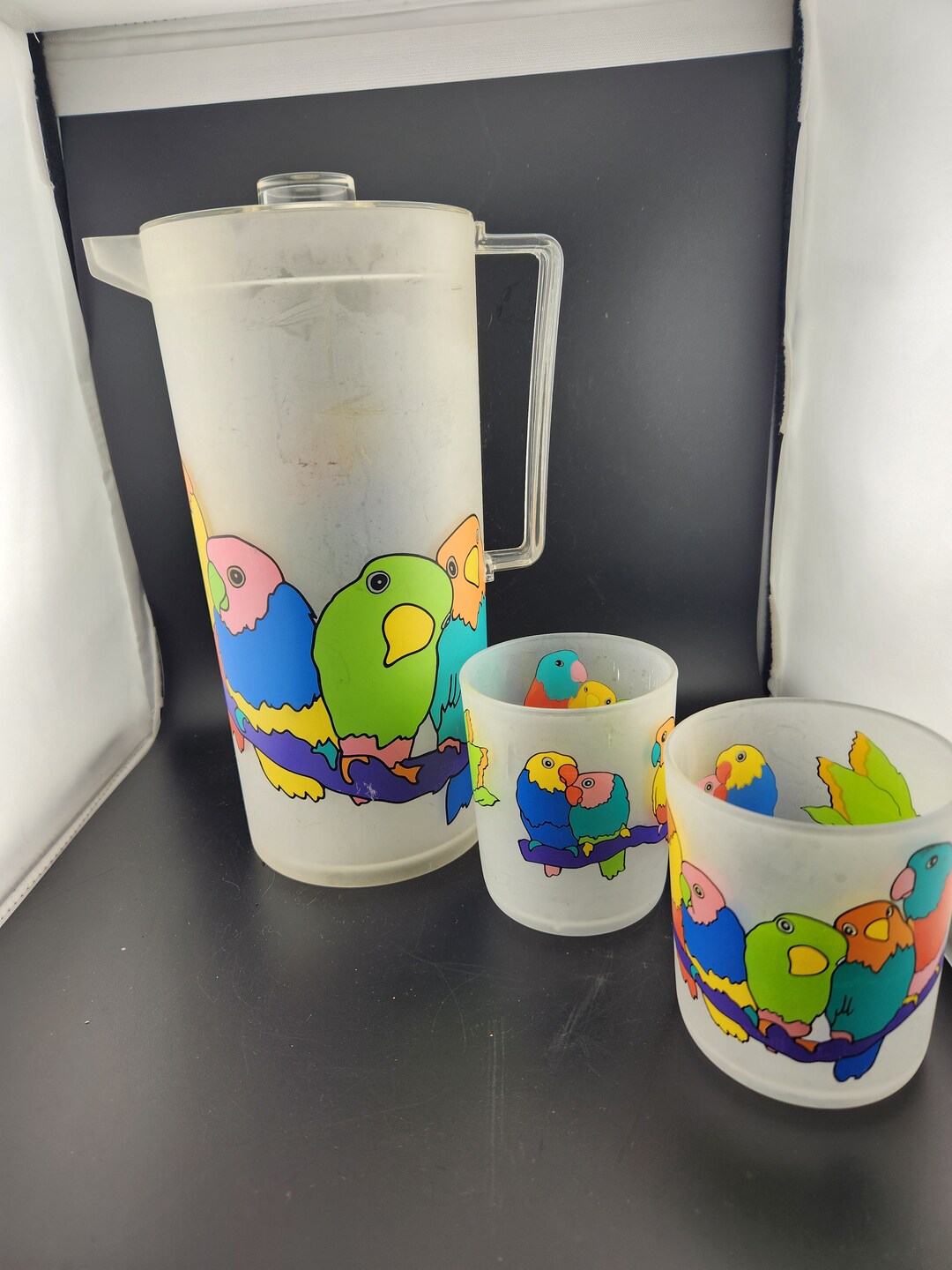 Vintage Plastic Pitcher With Lid / 2 Drinking Cups / Pitcher Height 11 ...