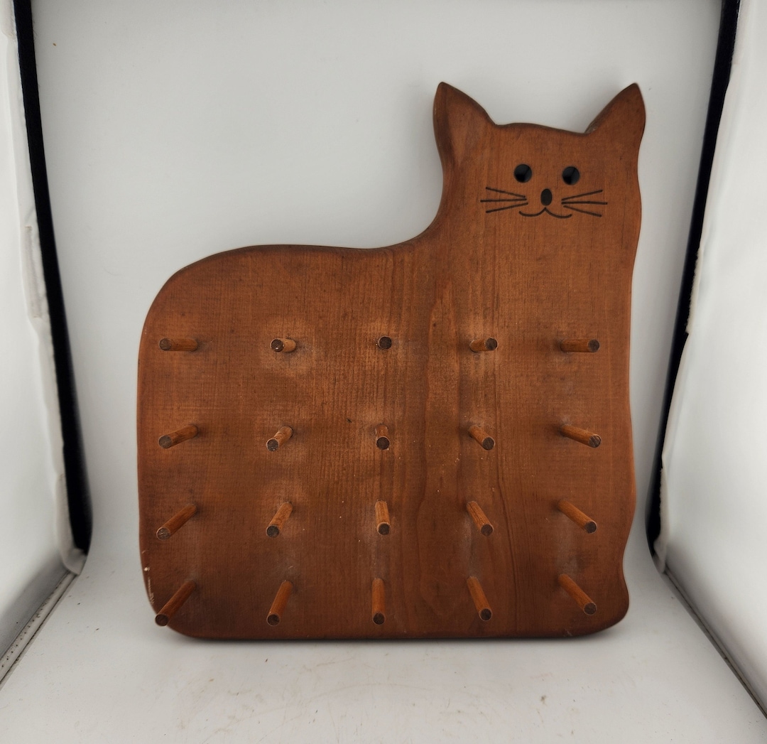 Vintage Wooden Cat Shape Board With 20 Pegs 1.75" Long / Board Measures ...