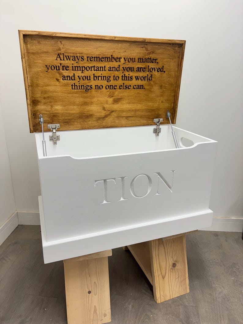 EXTRA - Lid Engraved Message for Toybox - Etsy UK