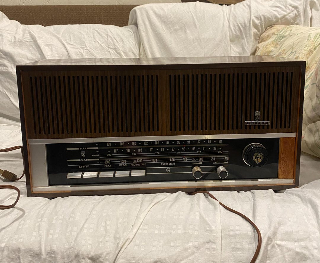 Vintage 1968 Grundig RF121U Solid State Radio Am Fm Radio - Works Great ...