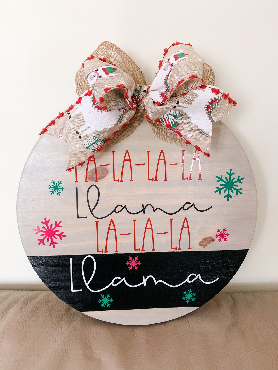 Deck the Halls Llama Door Hanger, Light Wood Welcome Sign, Round Door ...