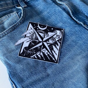 Compass Day Night Patch, Explorer Hiking Patch, Black White Traveler ...