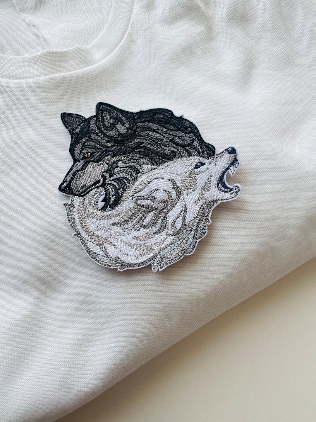 Untamed Wolves Fusible Patch, Wolf Howling Patch,black White Wolf Yin ...