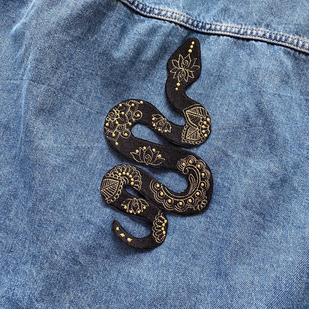 Mehendi Black Snake Iron on Patch, Cobra Badge, Rattlesnake Sew on ...