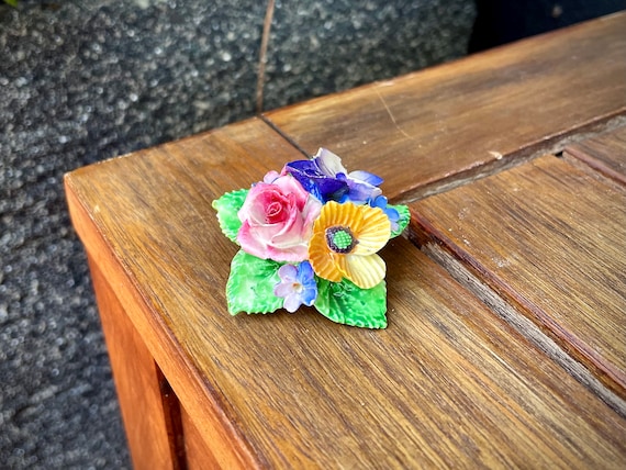 Vintage Porcelain Flower Brooch Bone China Scratch a… - Gem
