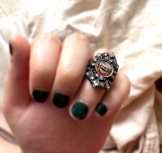 Antique Masquerade Ring. Gold rose cut diamonds ename… - Gem