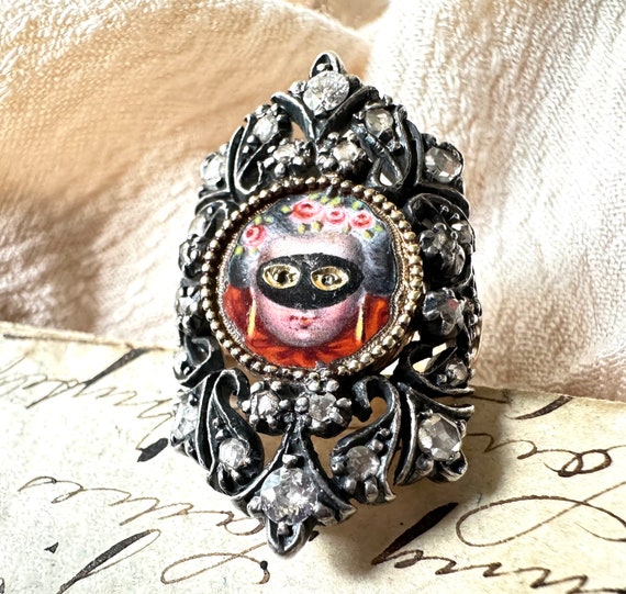 Antique Masquerade Ring. Gold rose cut diamonds ename… - Gem
