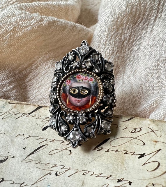 Antique Masquerade Ring. Gold rose cut diamonds ename… - Gem