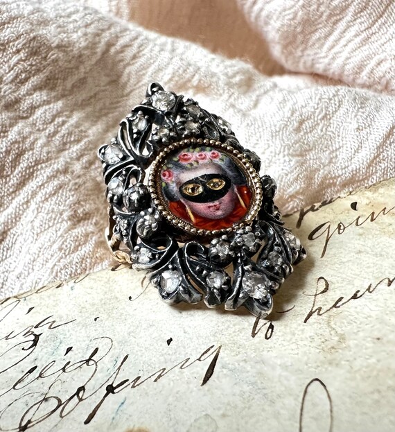 Antique Masquerade Ring. Gold rose cut diamonds ename… - Gem