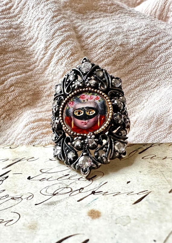 Antique Masquerade Ring. Gold rose cut diamonds ename… - Gem