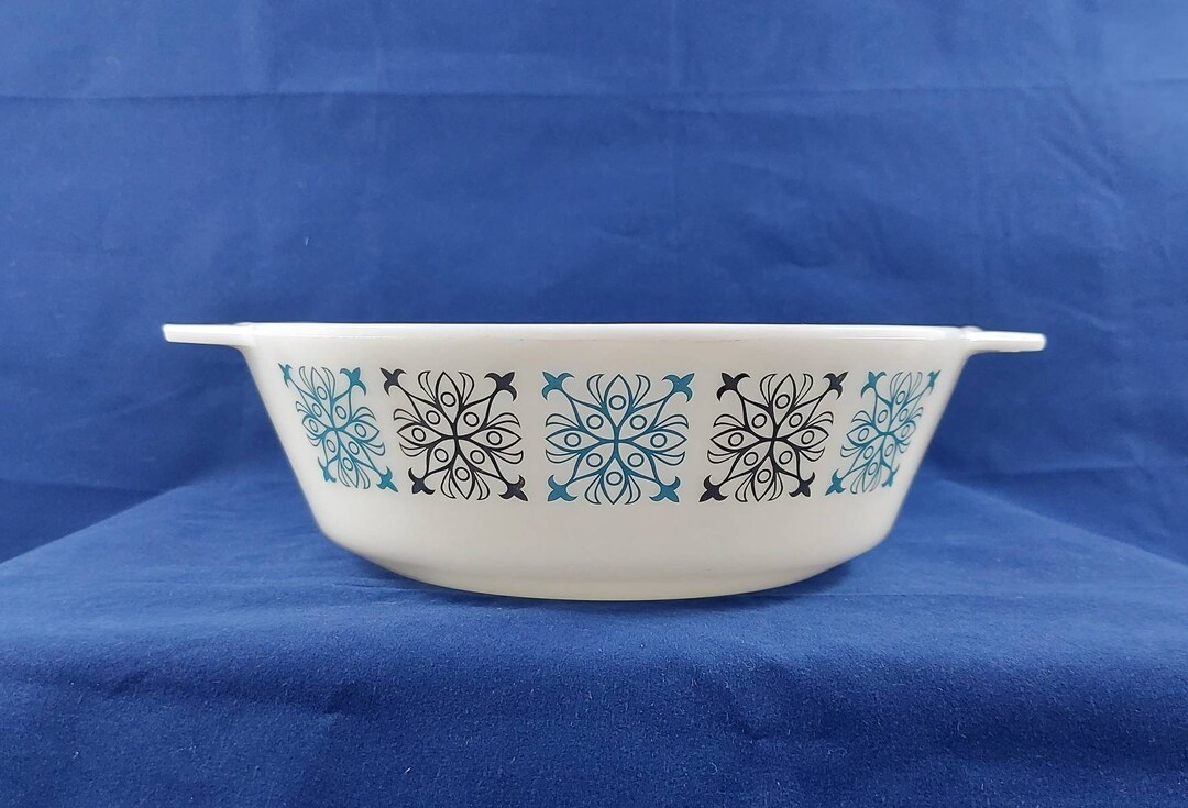 JAJ Pyrex Chelsea Casserole Dish/vintage Round Chelsea 3 Pint Casserole ... JAJ Pyrex Chelsea Casserole Dish/vintage Round Chelsea 3 Pint Casserole ...