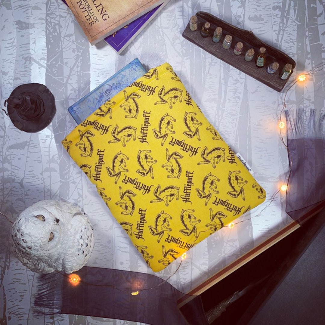 Hufflepuff Book Sleeve - Etsy