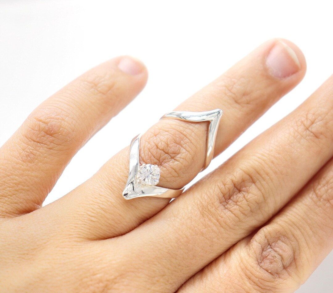 Vswansplint Ring With Stone • Ring Splint • Thin Swan Neck Splint in Silver for PIP or DIP Joint ...